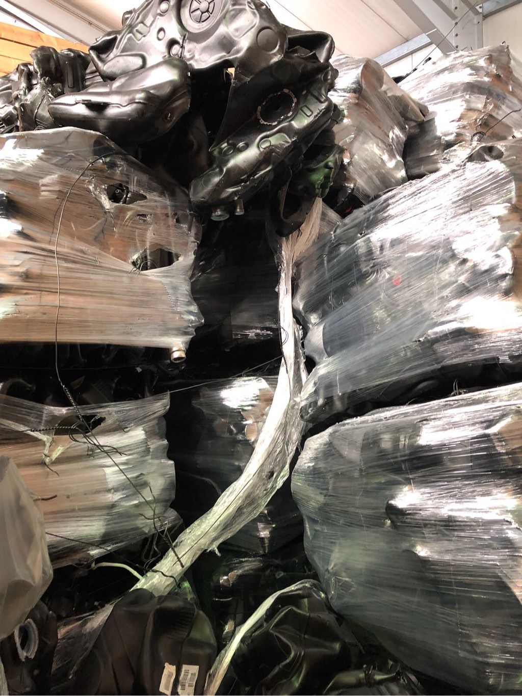 HDPE , Baled, HDPE-EVOH CAR TANKS POSTPRODUCTION SCRAP